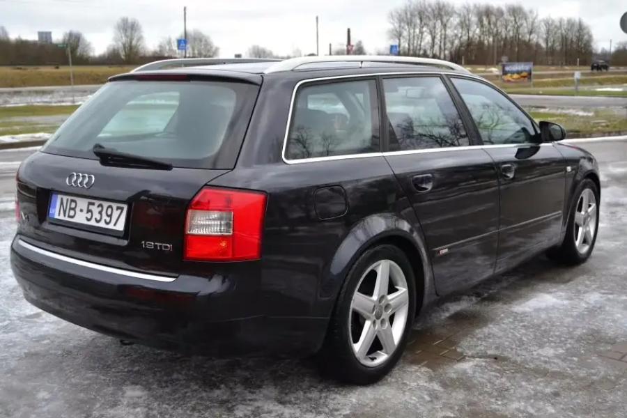 Melns Audi A4 2004 Jēkabpils, ar dzinēja tilpumu 1.90 L un nobraukumu 272 tūkst. km par 3500 €, foto 7 vietnē AUTOMOTO.COM.LV