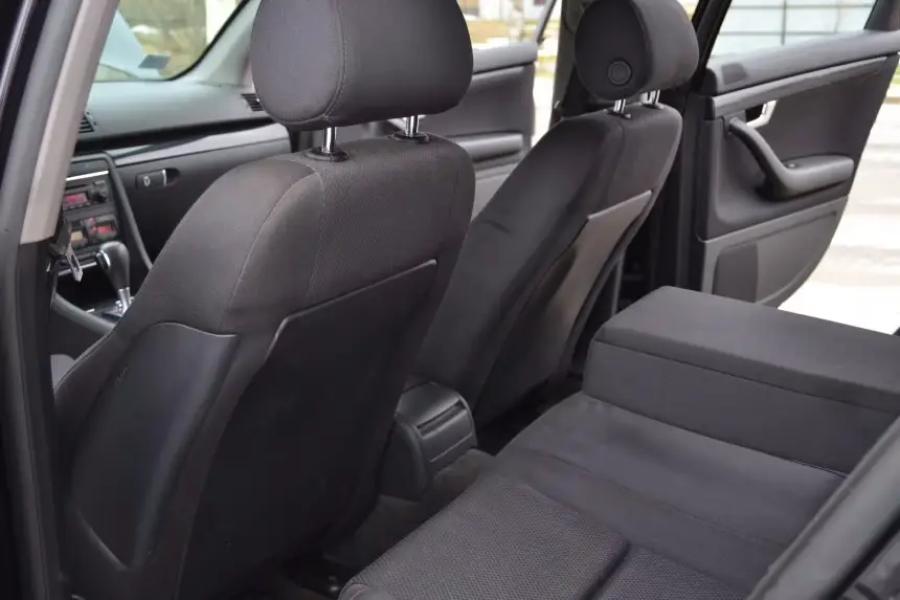 Melns Audi A4 2004 Jēkabpils, ar dzinēja tilpumu 1.90 L un nobraukumu 272 tūkst. km par 3500 €, foto 14 vietnē AUTOMOTO.COM.LV