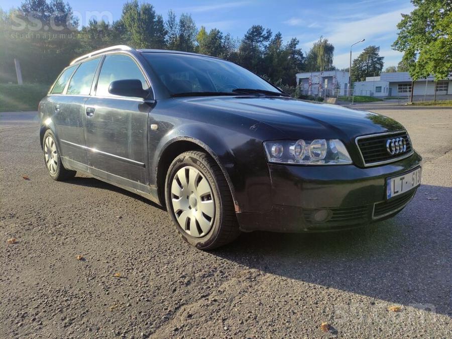 Black Audi A4 2004 in Riga, with an engine capacity of 2.50 L and mileage of 304 thousand km for 550 €, photo 1 on AUTOMOTO.COM.LV