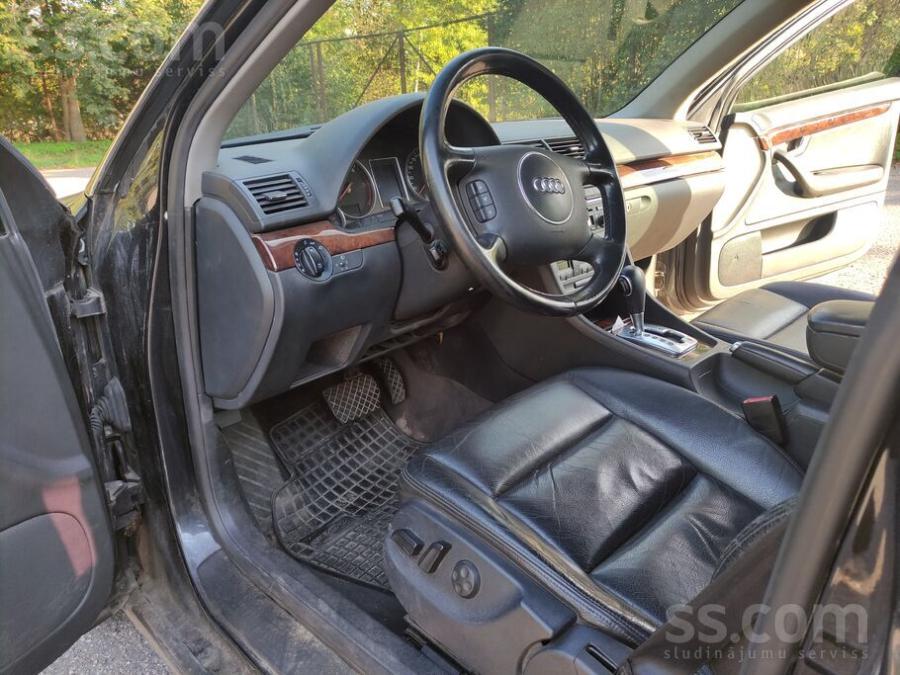 Black Audi A4 2004 in Riga, with an engine capacity of 2.50 L and mileage of 304 thousand km for 550 €, photo 5 on AUTOMOTO.COM.LV
