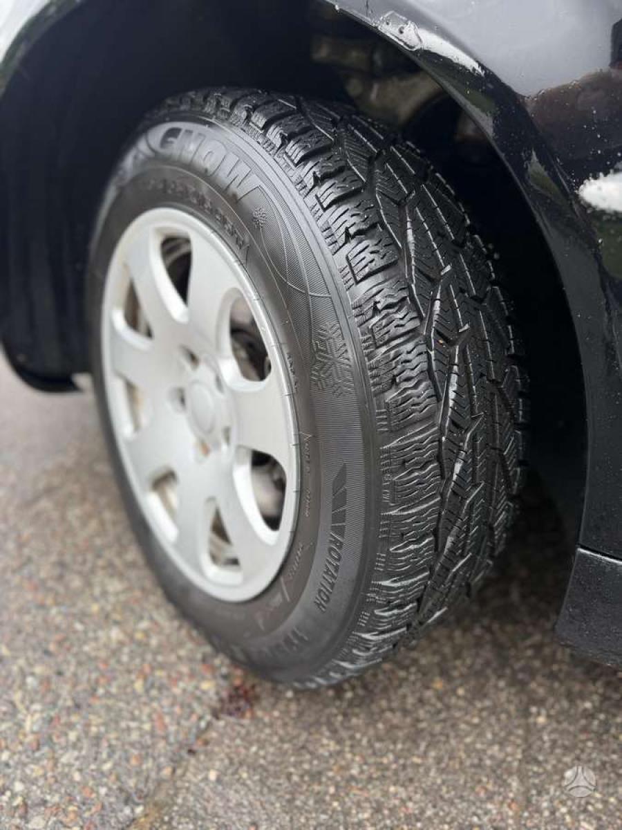 Black Audi A4 2004 in Kaunas, with an engine capacity of 1.90 L and mileage of 377 thousand km for 1000 €, photo 12 on AUTOMOTO.COM.LV