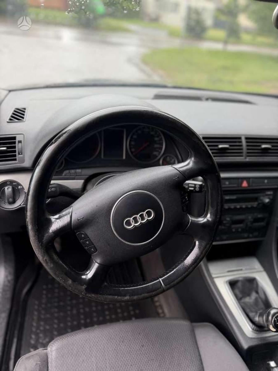 Black Audi A4 2004 in Kaunas, with an engine capacity of 1.90 L and mileage of 377 thousand km for 1000 €, photo 22 on AUTOMOTO.COM.LV