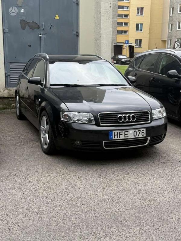 Melns Audi A4 2004 Panevēža, ar dzinēja tilpumu 2.50 L un nobraukumu 286 tūkst. km par 950 €, foto 1 vietnē AUTOMOTO.COM.LV