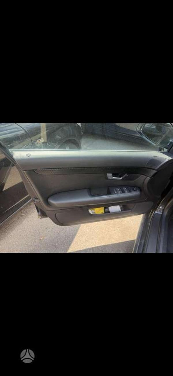 Melns Audi A4 2004 Panevēža, ar dzinēja tilpumu 2.50 L un nobraukumu 286 tūkst. km par 950 €, foto 10 vietnē AUTOMOTO.COM.LV