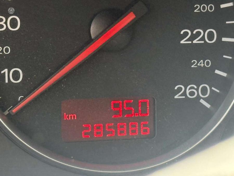 Melns Audi A4 2004 Panevēža, ar dzinēja tilpumu 2.50 L un nobraukumu 286 tūkst. km par 950 €, foto 12 vietnē AUTOMOTO.COM.LV