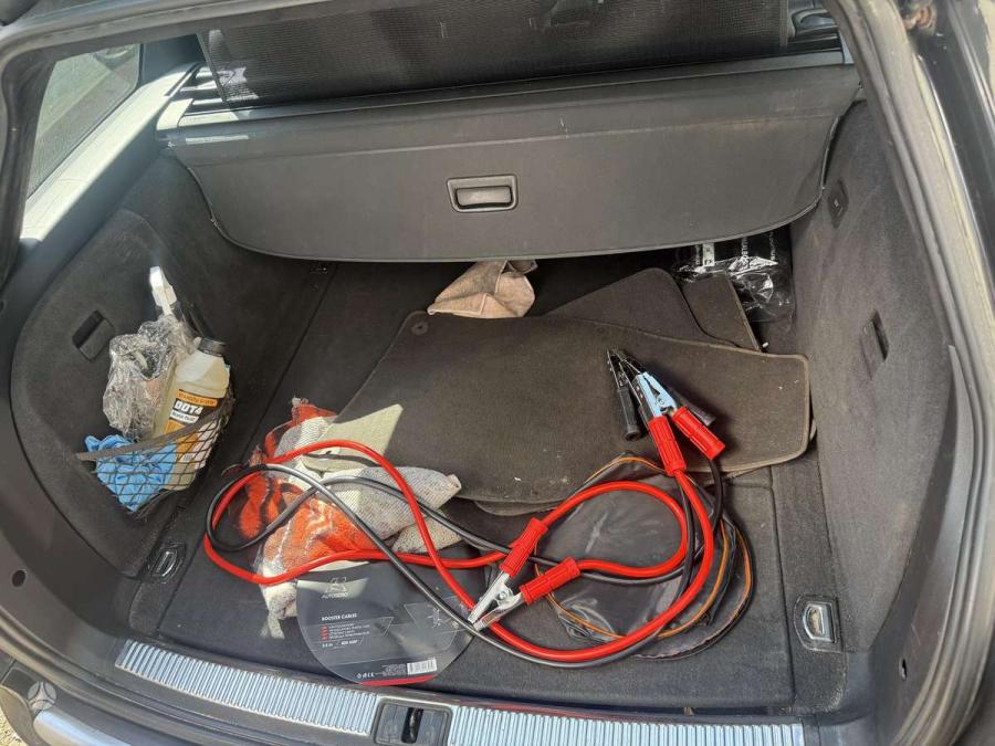 Melns Audi A4 2004 Panevēža, ar dzinēja tilpumu 2.50 L un nobraukumu 286 tūkst. km par 950 €, foto 13 vietnē AUTOMOTO.COM.LV