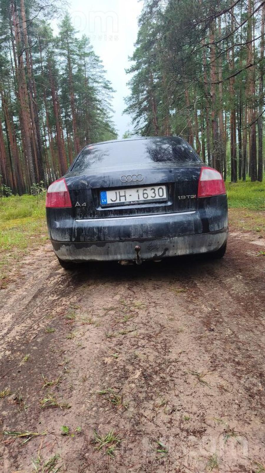 Melns Audi A4 2004 Tukums, ar dzinēja tilpumu 1.90 L un nobraukumu 489 tūkst. km par 600 €, foto 4 vietnē AUTOMOTO.COM.LV