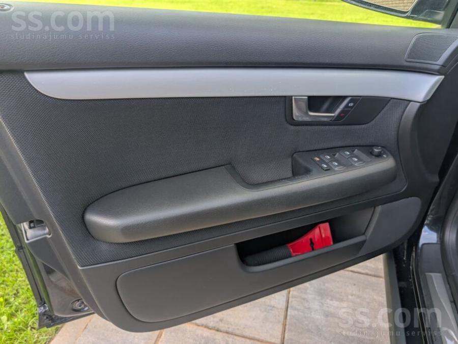 Black Audi A4 2004 in Jekabpils, with an engine capacity of 2.00 L and mileage of 269 thousand km for 1799 €, photo 9 on AUTOMOTO.COM.LV