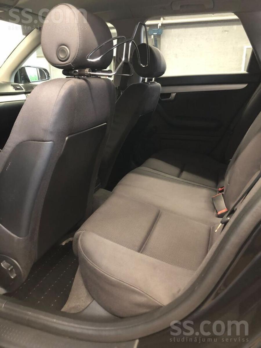 Melns Audi A4 2004 Rīga, ar dzinēja tilpumu 1.90 L un nobraukumu 265 tūkst. km par 2800 €, foto 10 vietnē AUTOMOTO.COM.LV