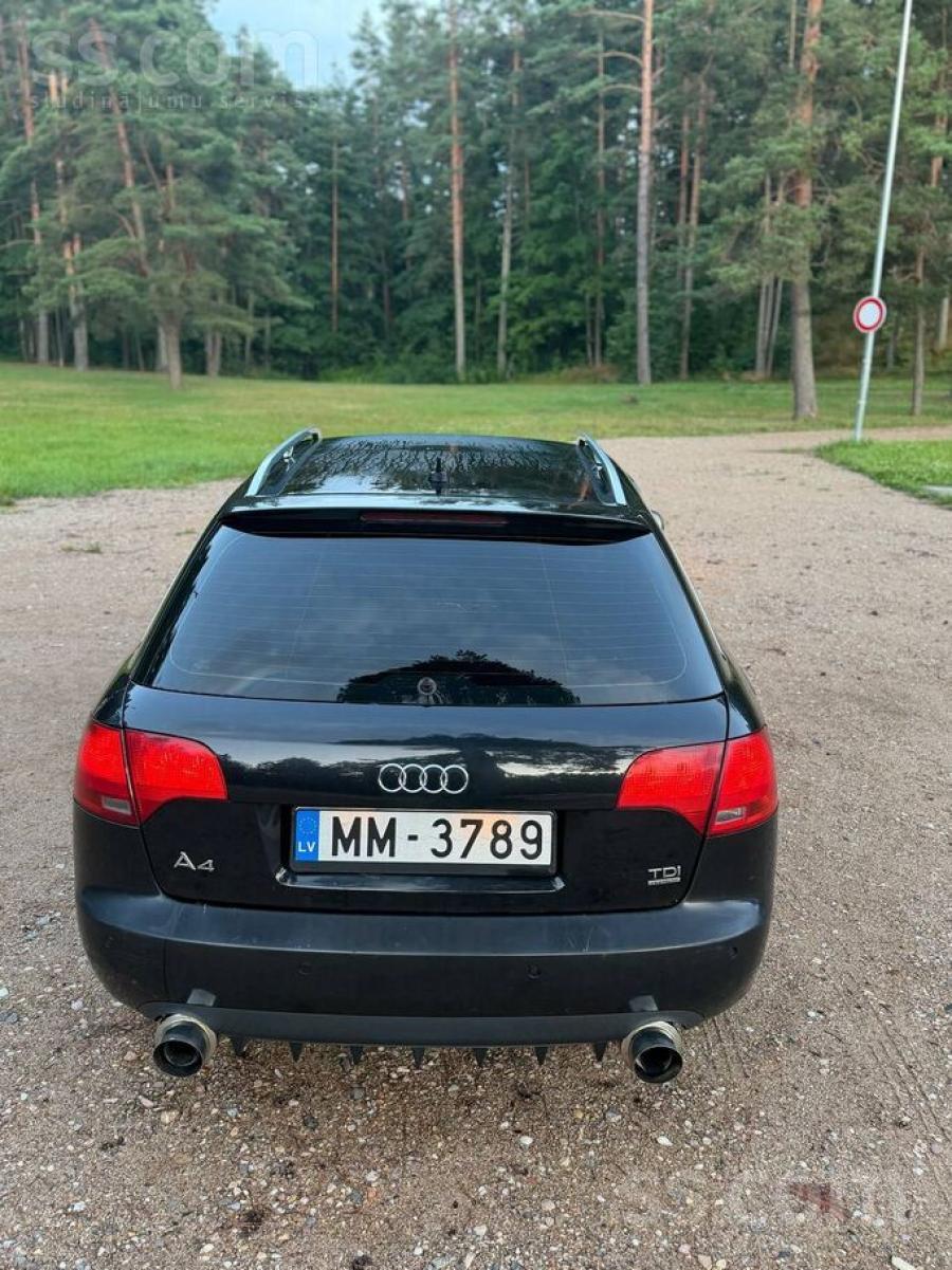 Melns Audi A4 2004 Daugavpils, ar dzinēja tilpumu 2.50 L un nobraukumu 0 tūkst. km par 2700 €, foto 5 vietnē AUTOMOTO.COM.LV