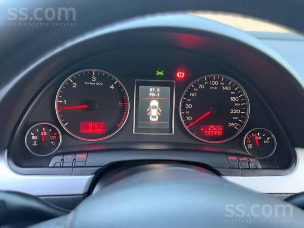 Черный Ауди А4 2004 в Даугавпилс, объемом двигателя 2.50 л и пробегом 0 тыс. км за 2700 €, фото 7 на AUTOMOTO.COM.LV