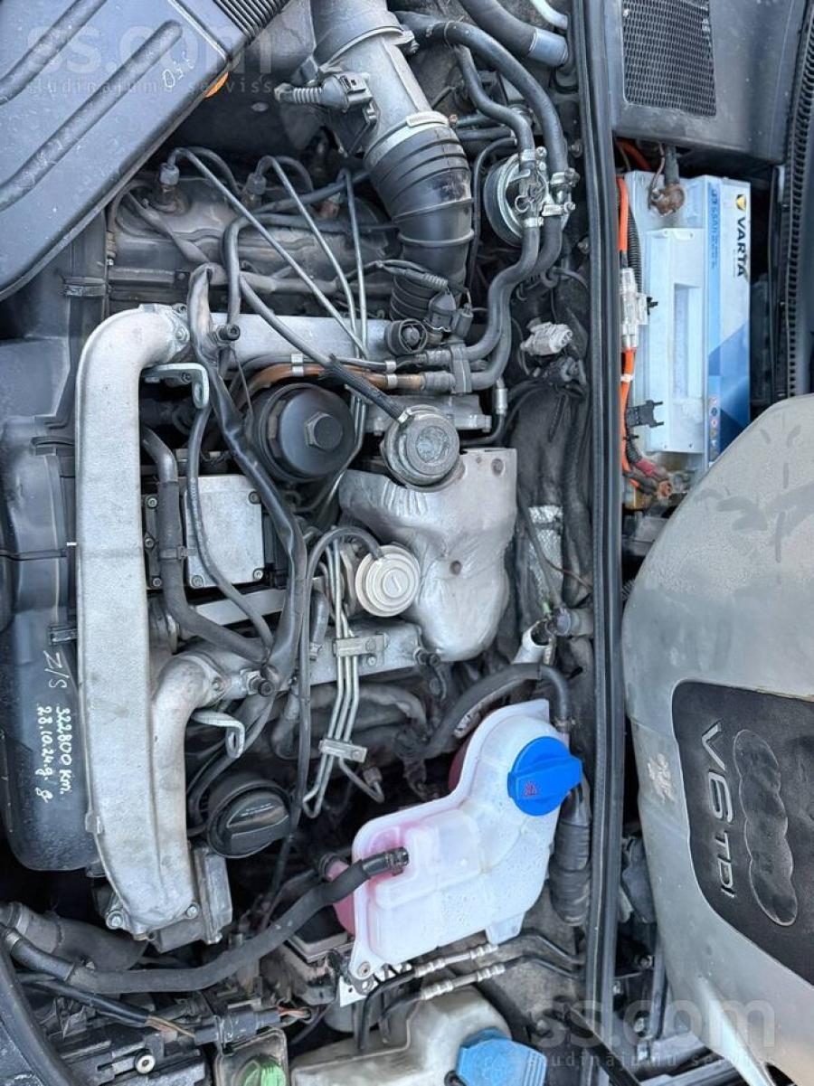 Melns Audi A4 2004 Daugavpils, ar dzinēja tilpumu 2.50 L un nobraukumu 0 tūkst. km par 2700 €, foto 9 vietnē AUTOMOTO.COM.LV