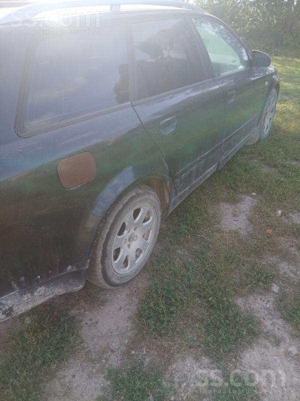 Melns Audi A4 2004 Jelgava, ar dzinēja tilpumu 1.90 L un nobraukumu 320 tūkst. km par 650 €, foto 3 vietnē AUTOMOTO.COM.LV