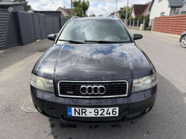 Black Audi A4 2004 in Kaunas, with an engine capacity of 2.50 L and mileage of 322 thousand km for 2250 €, photo 4 on AUTOMOTO.COM.LV