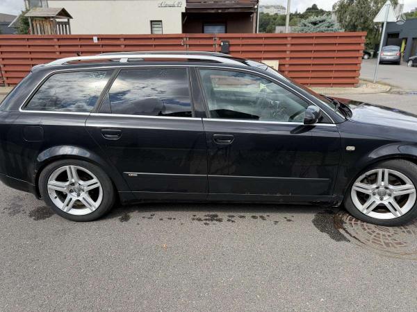 Black Audi A4 2004 in Kaunas, with an engine capacity of 2.50 L and mileage of 322 thousand km for 2250 €, photo 6 on AUTOMOTO.COM.LV