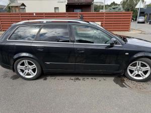 Melns Audi A4 2004 Kauņa, ar dzinēja tilpumu 2.50 L un nobraukumu 322 tūkst. km par 2250 €, foto 6 vietnē AUTOMOTO.COM.LV