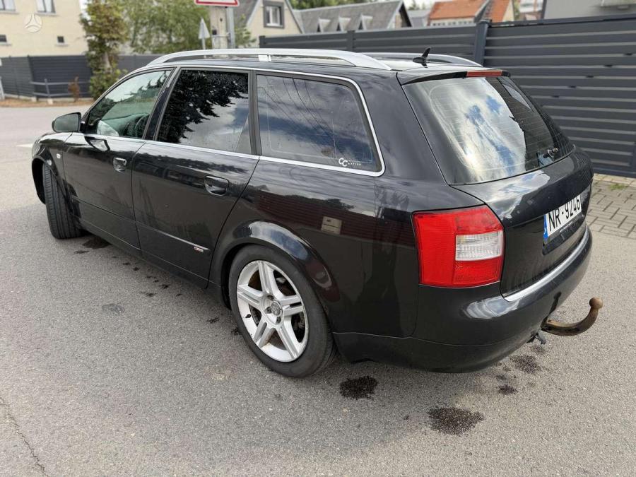Melns Audi A4 2004 Kauņa, ar dzinēja tilpumu 2.50 L un nobraukumu 322 tūkst. km par 2250 €, foto 10 vietnē AUTOMOTO.COM.LV
