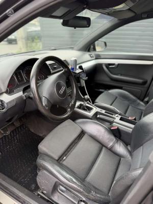 Melns Audi A4 2004 Kauņa, ar dzinēja tilpumu 2.50 L un nobraukumu 322 tūkst. km par 2250 €, foto 13 vietnē AUTOMOTO.COM.LV