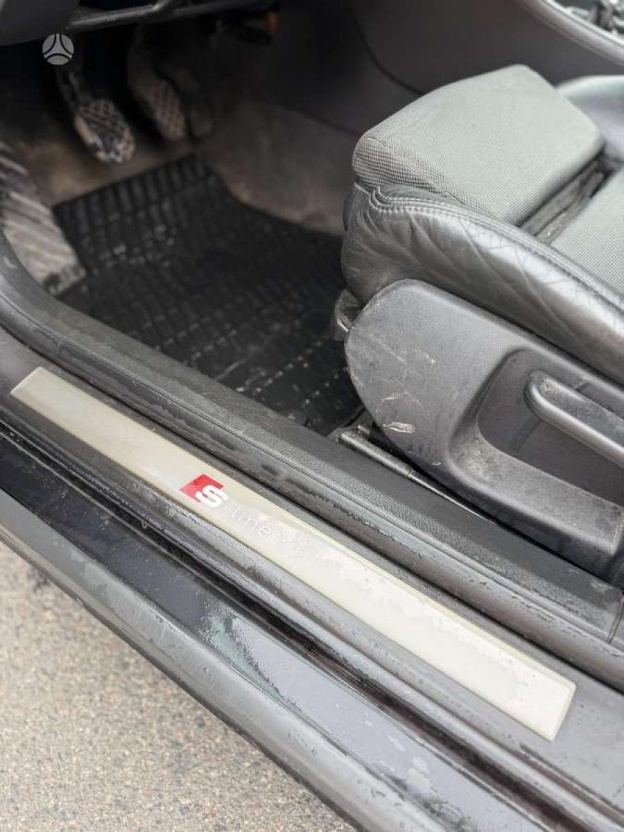 Melns Audi A4 2004 Kauņa, ar dzinēja tilpumu 2.50 L un nobraukumu 322 tūkst. km par 2250 €, foto 14 vietnē AUTOMOTO.COM.LV