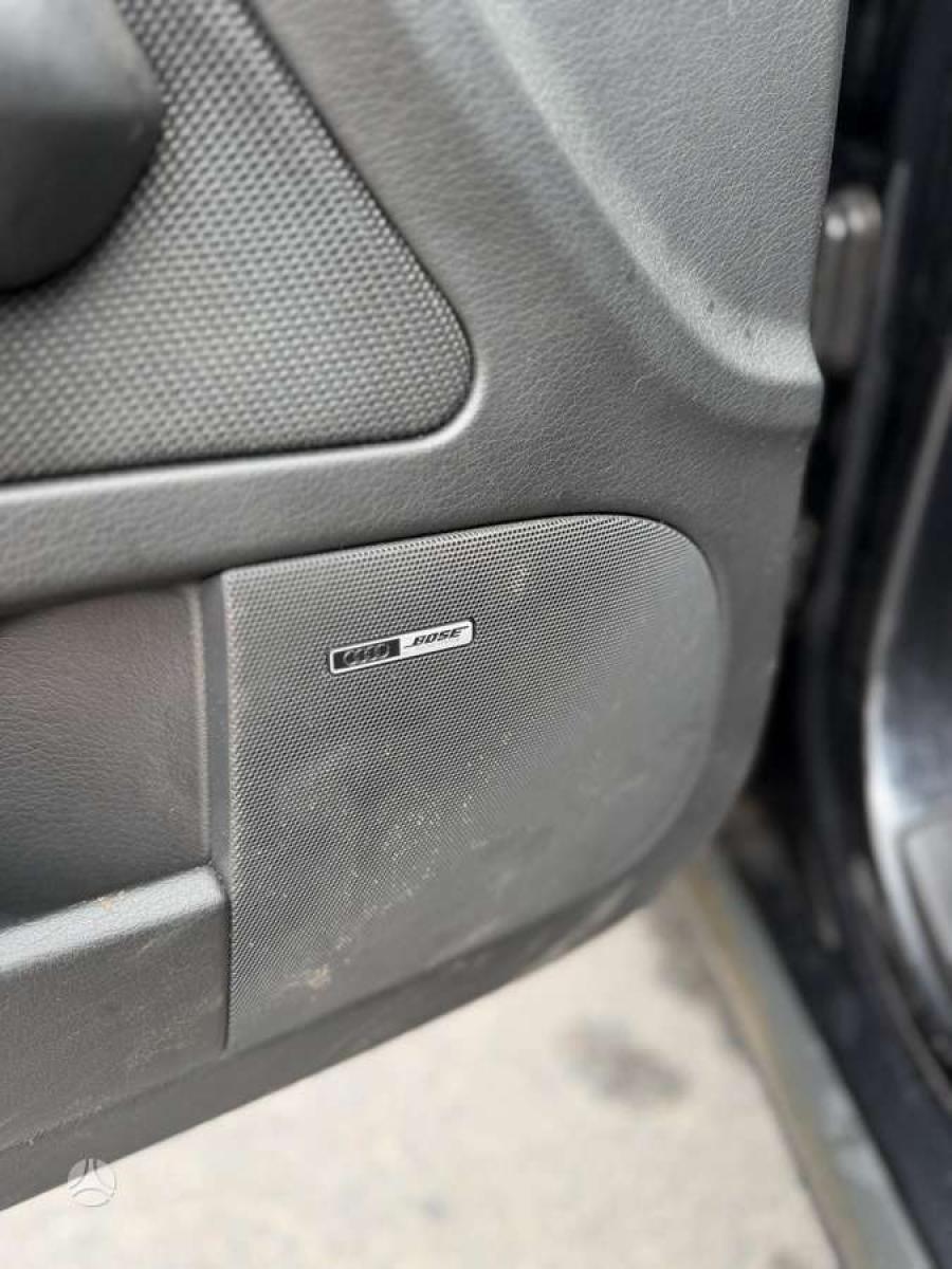 Melns Audi A4 2004 Kauņa, ar dzinēja tilpumu 2.50 L un nobraukumu 322 tūkst. km par 2250 €, foto 15 vietnē AUTOMOTO.COM.LV