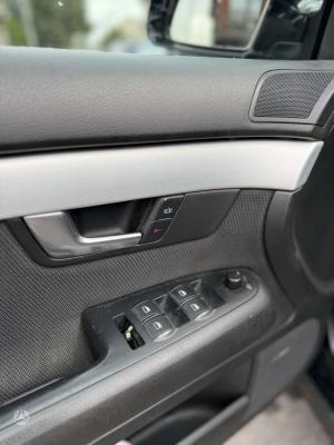 Melns Audi A4 2004 Kauņa, ar dzinēja tilpumu 2.50 L un nobraukumu 322 tūkst. km par 2250 €, foto 16 vietnē AUTOMOTO.COM.LV
