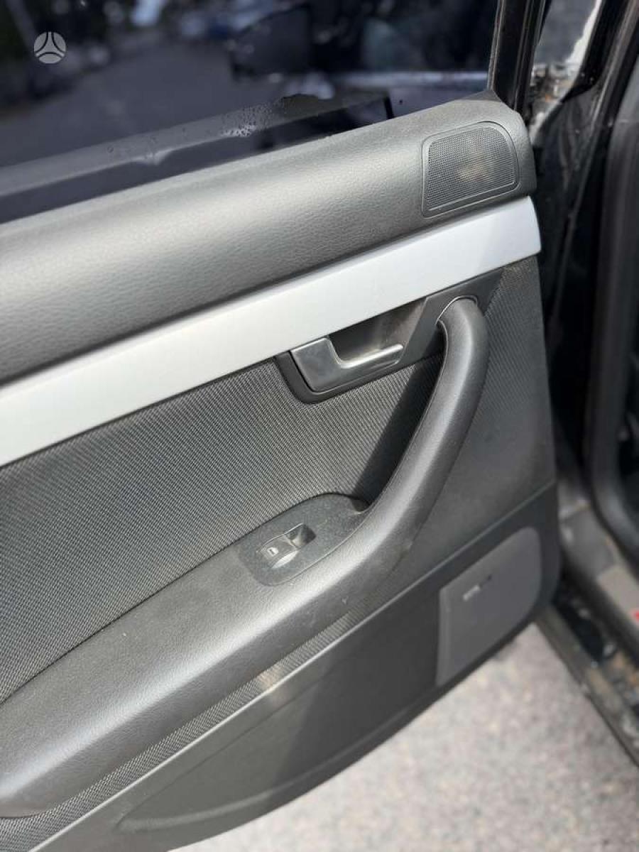 Melns Audi A4 2004 Kauņa, ar dzinēja tilpumu 2.50 L un nobraukumu 322 tūkst. km par 2250 €, foto 20 vietnē AUTOMOTO.COM.LV
