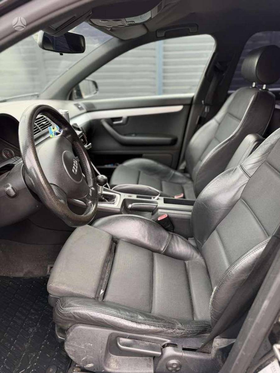Melns Audi A4 2004 Kauņa, ar dzinēja tilpumu 2.50 L un nobraukumu 322 tūkst. km par 2250 €, foto 21 vietnē AUTOMOTO.COM.LV