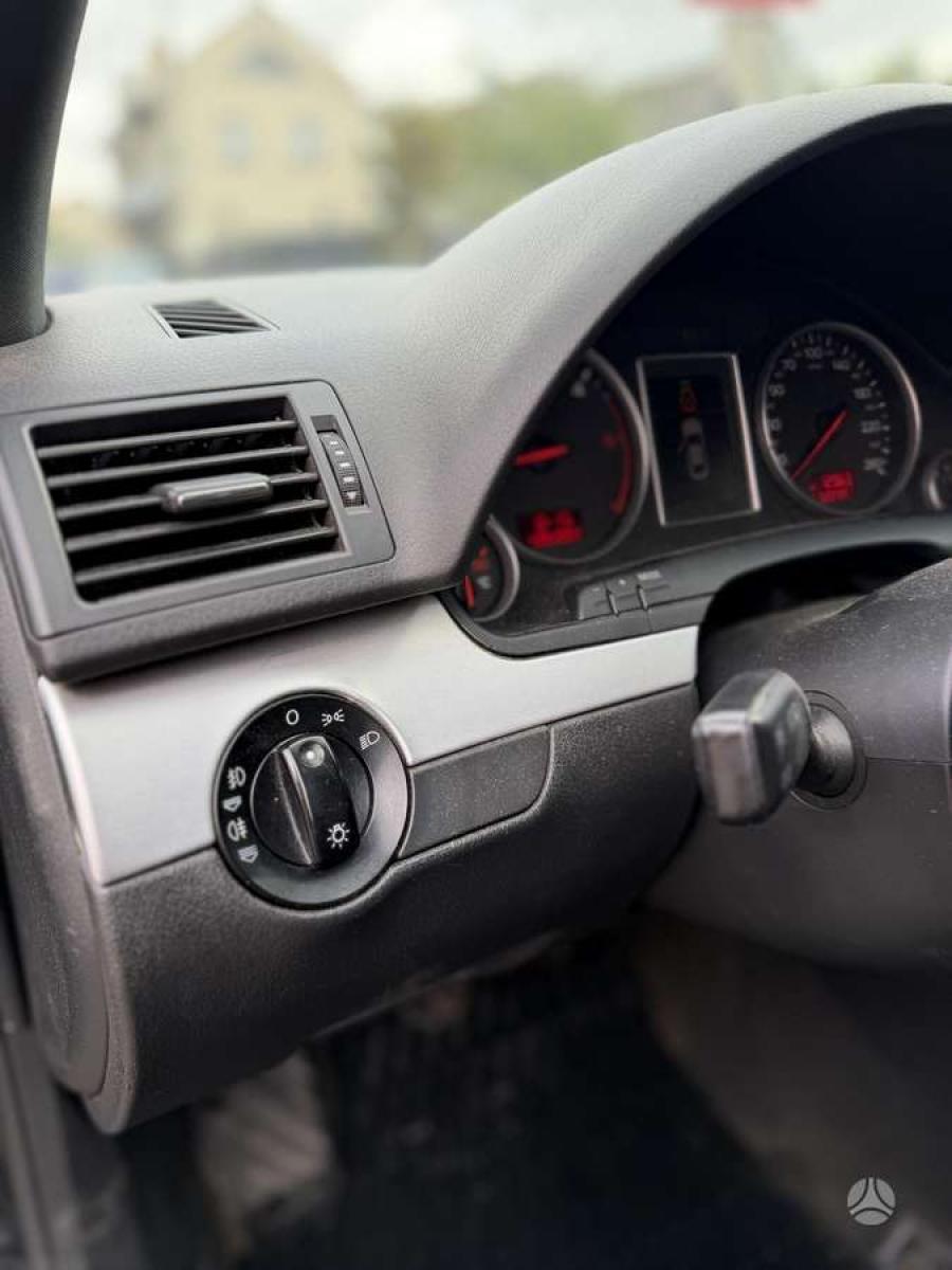 Melns Audi A4 2004 Kauņa, ar dzinēja tilpumu 2.50 L un nobraukumu 322 tūkst. km par 2250 €, foto 22 vietnē AUTOMOTO.COM.LV