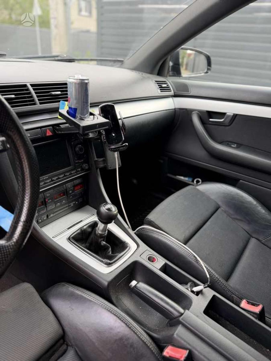 Melns Audi A4 2004 Kauņa, ar dzinēja tilpumu 2.50 L un nobraukumu 322 tūkst. km par 2250 €, foto 24 vietnē AUTOMOTO.COM.LV