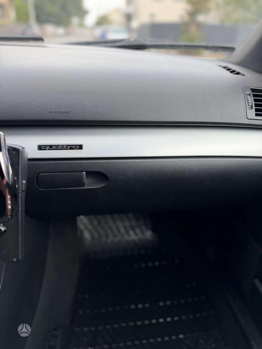 Melns Audi A4 2004 Kauņa, ar dzinēja tilpumu 2.50 L un nobraukumu 322 tūkst. km par 2250 €, foto 29 vietnē AUTOMOTO.COM.LV