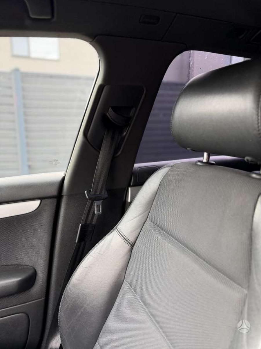 Melns Audi A4 2004 Kauņa, ar dzinēja tilpumu 2.50 L un nobraukumu 322 tūkst. km par 2250 €, foto 32 vietnē AUTOMOTO.COM.LV