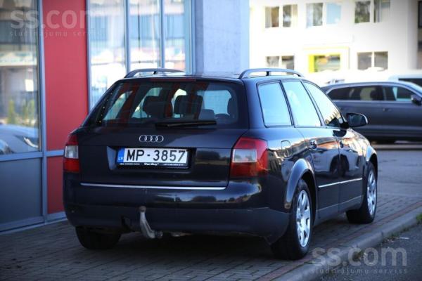 Melns Audi A4 2004 Rīga, ar dzinēja tilpumu 1.90 L un nobraukumu 320 tūkst. km par 1995 €, foto 7 vietnē AUTOMOTO.COM.LV