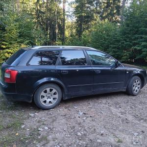 Черный Ауди А4 2004 в Цесис, объемом двигателя 1.90 л и пробегом 331 тыс. км за 1000 €, фото 5 на AUTOMOTO.COM.LV