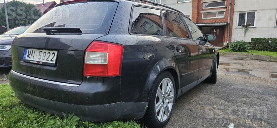 Melns Audi A4 2004 Ludza, ar dzinēja tilpumu 1.90 L un nobraukumu 366 tūkst. km par 2000 €, foto 5 vietnē AUTOMOTO.COM.LV
