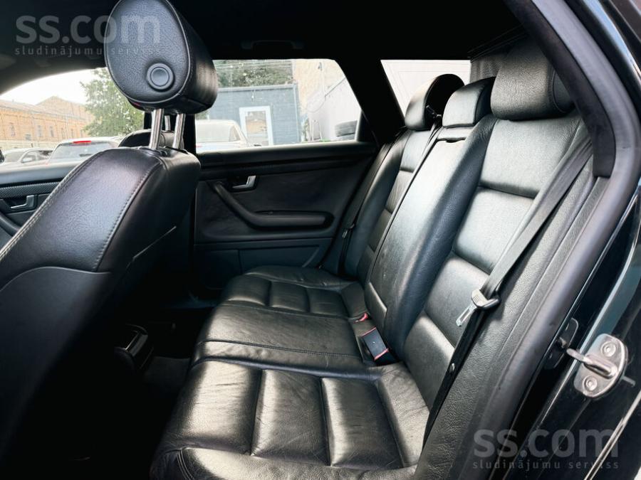 Black Audi A4 2004 in Riga, with an engine capacity of 2.50 L and mileage of 286 thousand km for 1590 €, photo 9 on AUTOMOTO.COM.LV