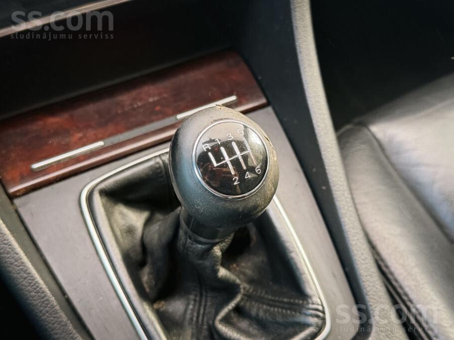 Black Audi A4 2004 in Riga, with an engine capacity of 2.50 L and mileage of 286 thousand km for 1590 €, photo 13 on AUTOMOTO.COM.LV