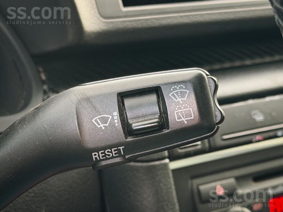 Black Audi A4 2004 in Riga, with an engine capacity of 2.50 L and mileage of 286 thousand km for 1590 €, photo 19 on AUTOMOTO.COM.LV
