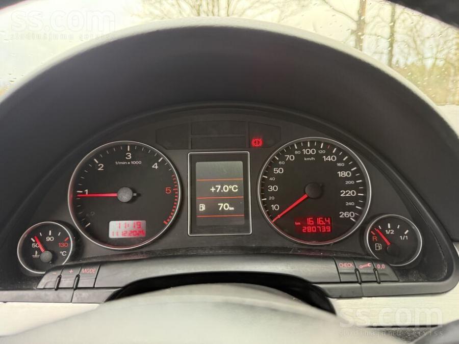 Melns Audi A4 2005 Cēsis, ar dzinēja tilpumu 2.00 L un nobraukumu 281 tūkst. km par 2100 €, foto 12 vietnē AUTOMOTO.COM.LV