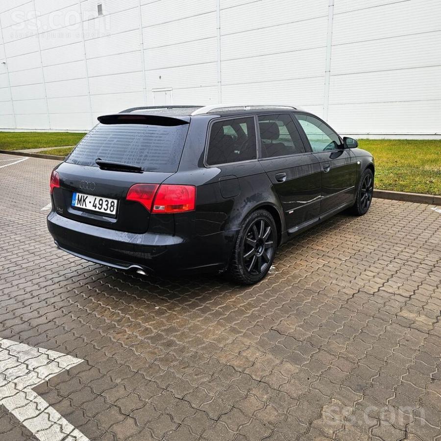 Black Audi A4 2005 in Riga, with an engine capacity of 2.50 L and mileage of 285 thousand km for 2450 €, photo 4 on AUTOMOTO.COM.LV