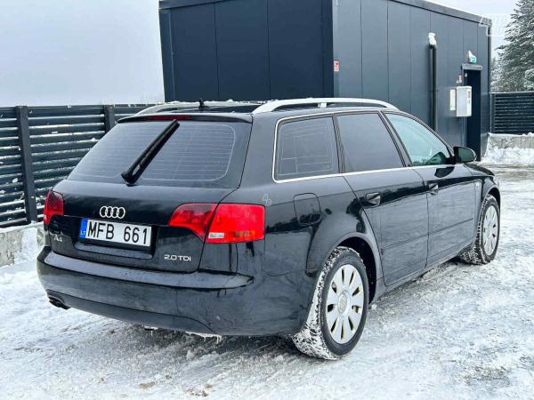 Black Audi A4 2005 in Vilnius, with an engine capacity of 2.00 L and mileage of 331 thousand km for 2799 €, photo 2 on AUTOMOTO.COM.LV