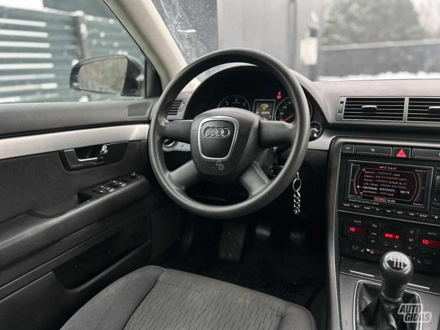 Melns Audi A4 2005 Viļņa, ar dzinēja tilpumu 2.00 L un nobraukumu 331 tūkst. km par 2799 €, foto 9 vietnē AUTOMOTO.COM.LV
