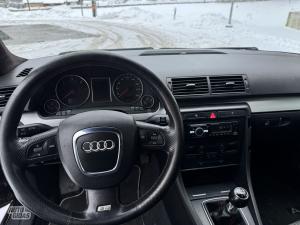 Black Audi A4 2005 in Vilnius, with an engine capacity of 2.50 L and mileage of 469 thousand km for 2400 €, photo 6 on AUTOMOTO.COM.LV