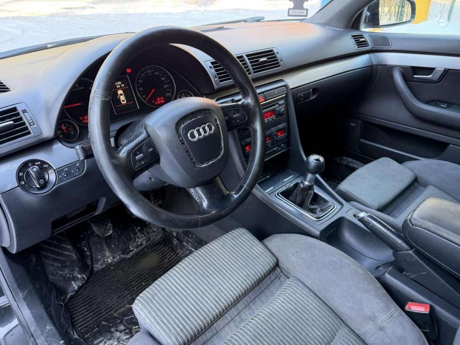 Melns Audi A4 2005 Alīta, ar dzinēja tilpumu 1.97 L un nobraukumu 379 tūkst. km par 2750 €, foto 21 vietnē AUTOMOTO.COM.LV
