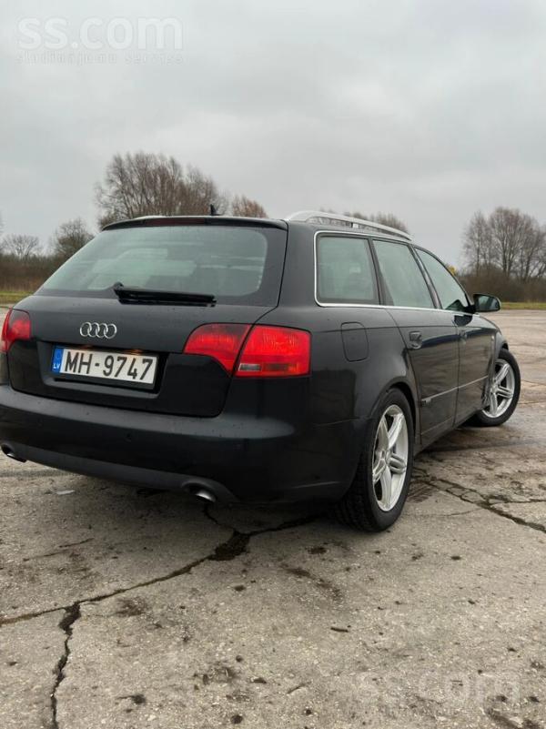 Black Audi A4 2005 in Riga, with an engine capacity of 3.00 L and mileage of 312 thousand km for 1800 €, photo 3 on AUTOMOTO.COM.LV