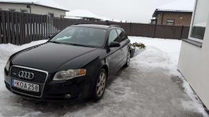 Black Audi A4 2005 in Kaunas, with an engine capacity of 1.97 L and mileage of 351 thousand km for 1800 €, photo  on AUTOMOTO.COM.LV