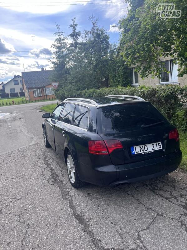 Melns Audi A4 2005 Panevēža, ar dzinēja tilpumu 2.00 L un nobraukumu 390 tūkst. km par 1600 €, foto 3 vietnē AUTOMOTO.COM.LV