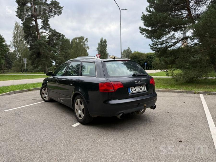 Black Audi A4 2005 in Riga, with an engine capacity of 3.00 L and mileage of 236 thousand km for 3000 €, photo 3 on AUTOMOTO.COM.LV