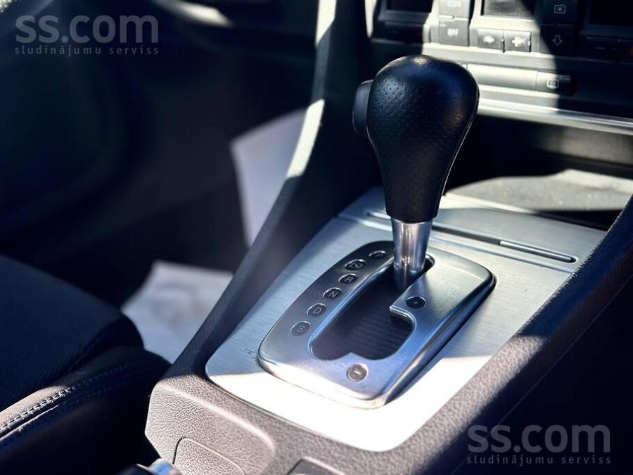 Black Audi A4 2005 in Riga, with an engine capacity of 3.00 L and mileage of 278 thousand km for 2550 €, photo 17 on AUTOMOTO.COM.LV