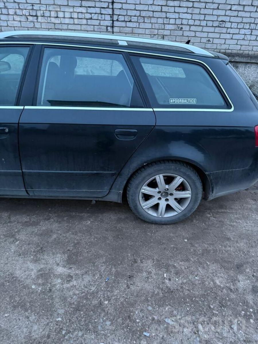 Melns Audi A4 2005 Dobele, ar dzinēja tilpumu 2.50 L un nobraukumu 445 tūkst. km par 1500 €, foto 3 vietnē AUTOMOTO.COM.LV
