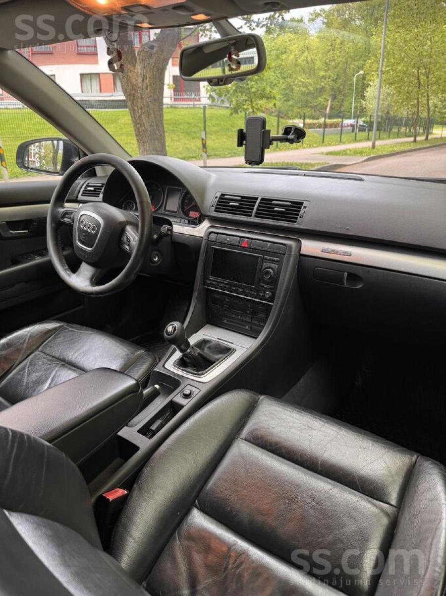 Black Audi A4 2005 in Riga, with an engine capacity of 3.00 L and mileage of 391 thousand km for 2050 €, photo 6 on AUTOMOTO.COM.LV